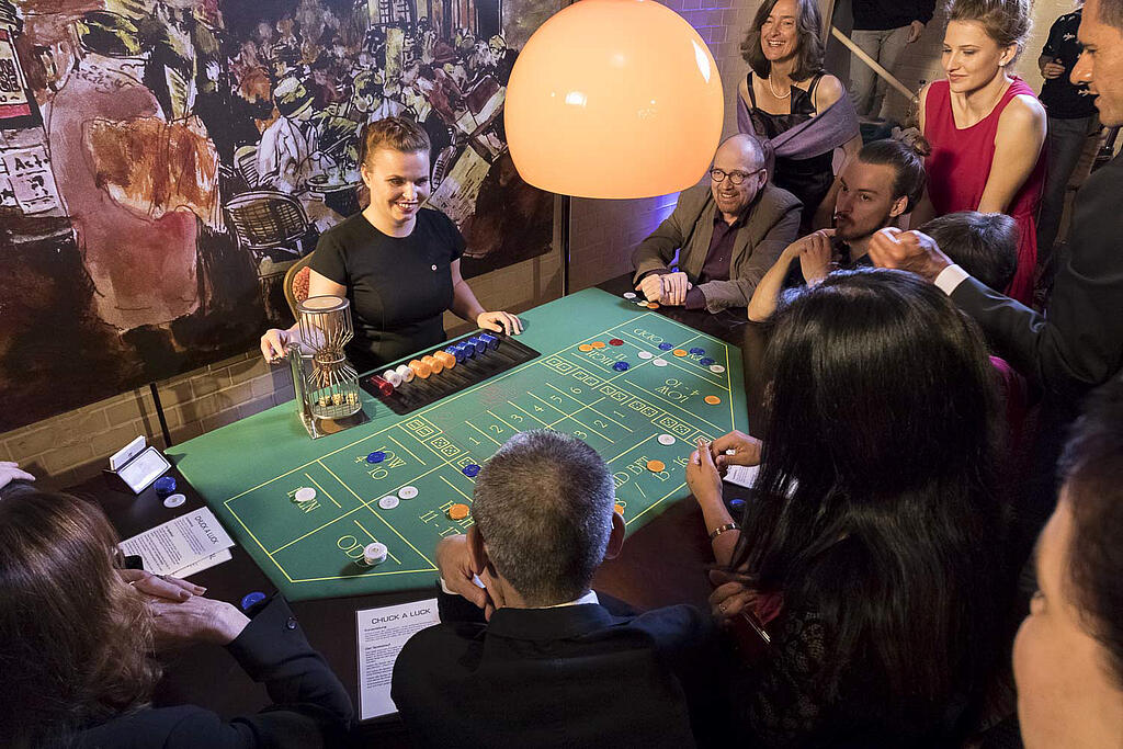 Rent a chuck-a-luck table with a croupier | Royal-Events